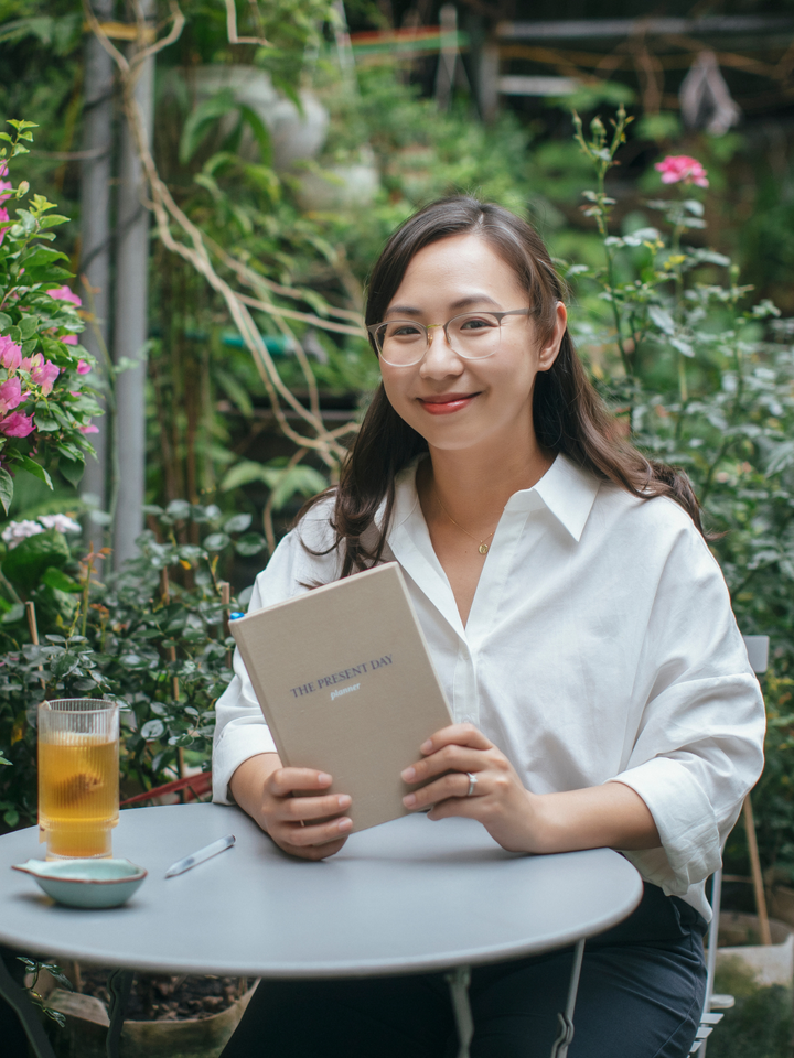 The Present Writer Shop International